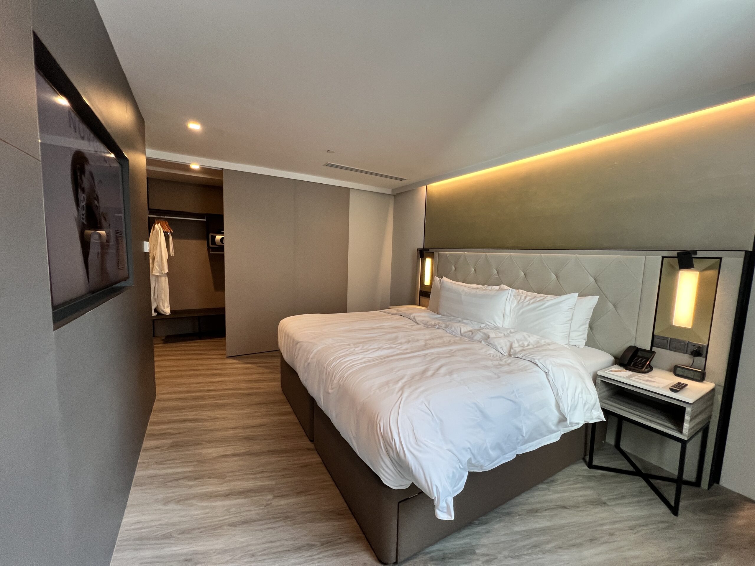 Novotel Singapore on Kitchener Hotel Review - Wah So Shiok