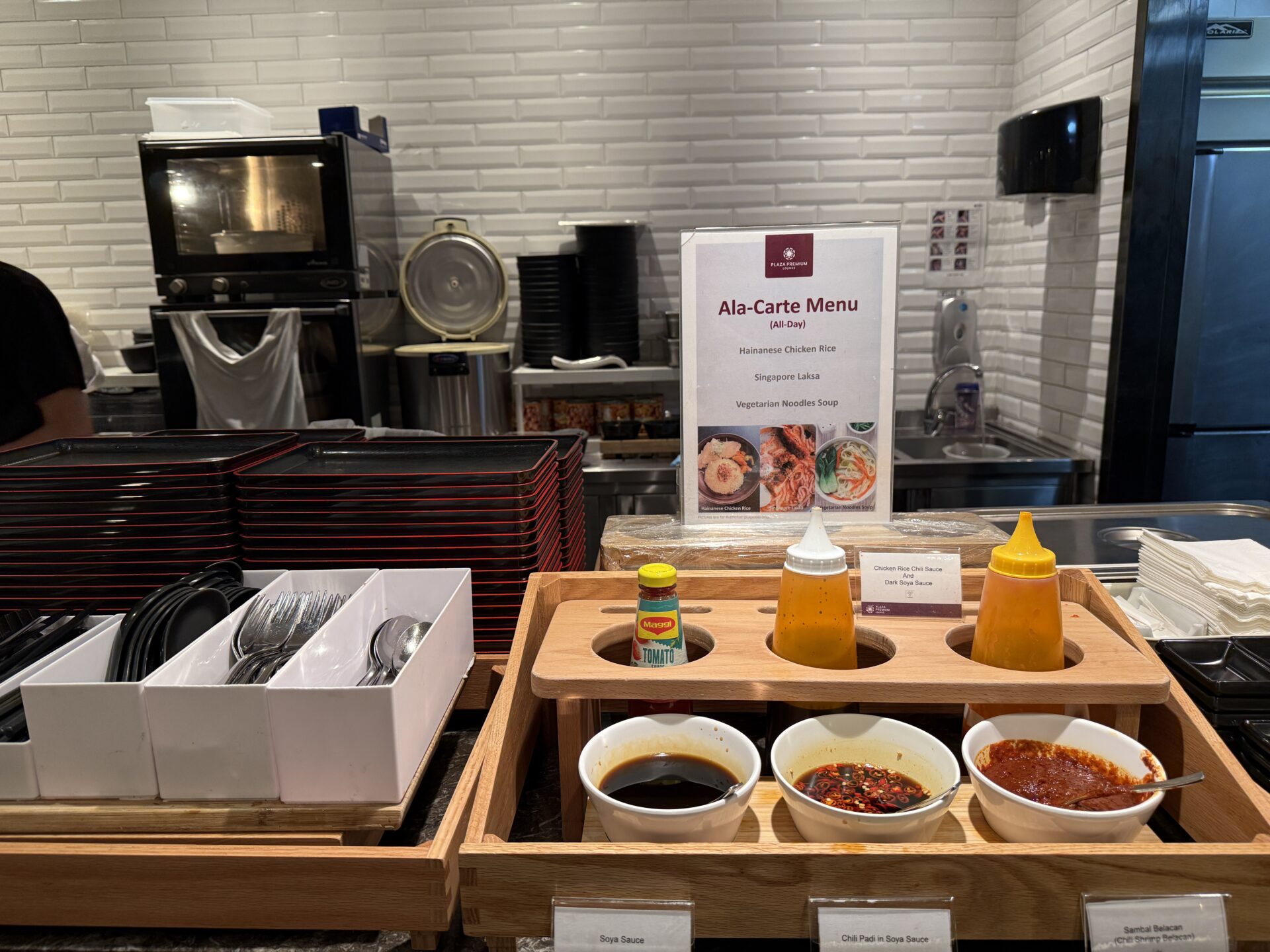 Plaza Premium Lounge (Changi Terminal 1) Review - Wah So Shiok